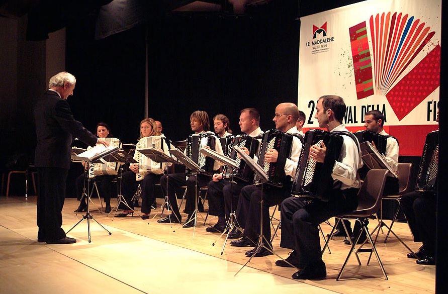 Barge: venerdì 22 luglio concerto della Fisorchestra Rossini, un ...