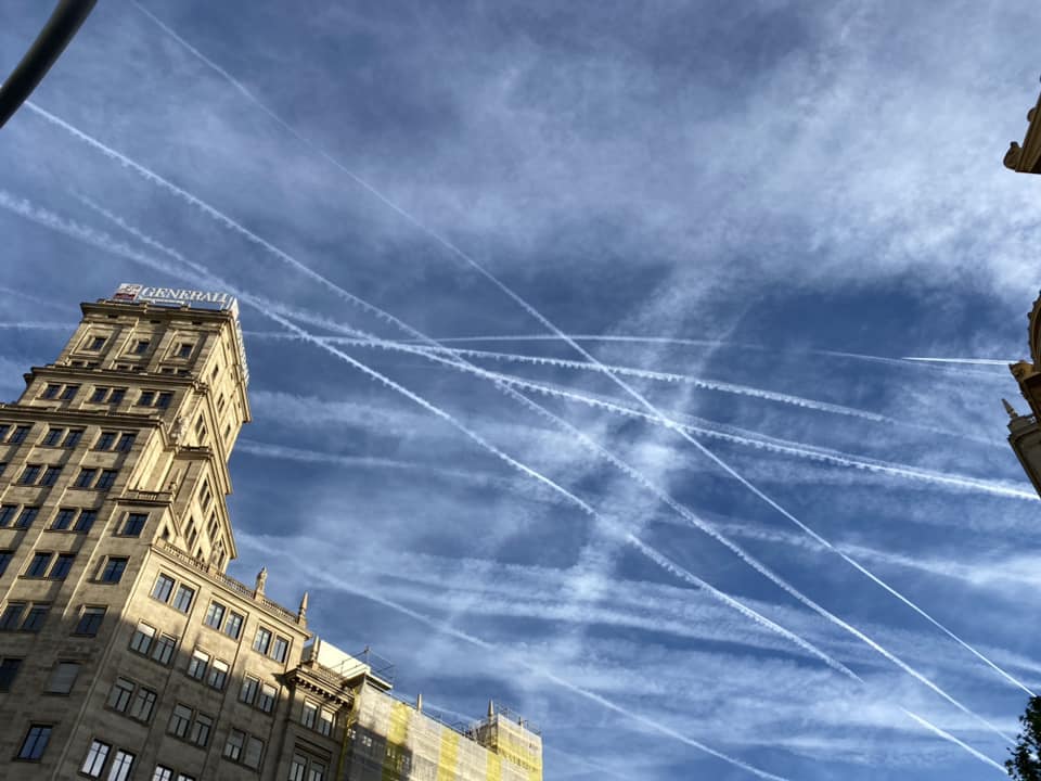 Perché gli aerei lasciano la scia? Risponde Google che mira a ridurre ...
