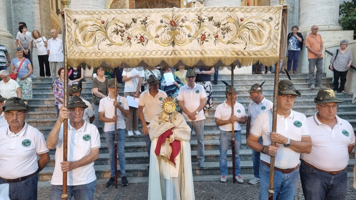 Bra, giovedì 4 giugno la solenne processione del Corpus Domini ...