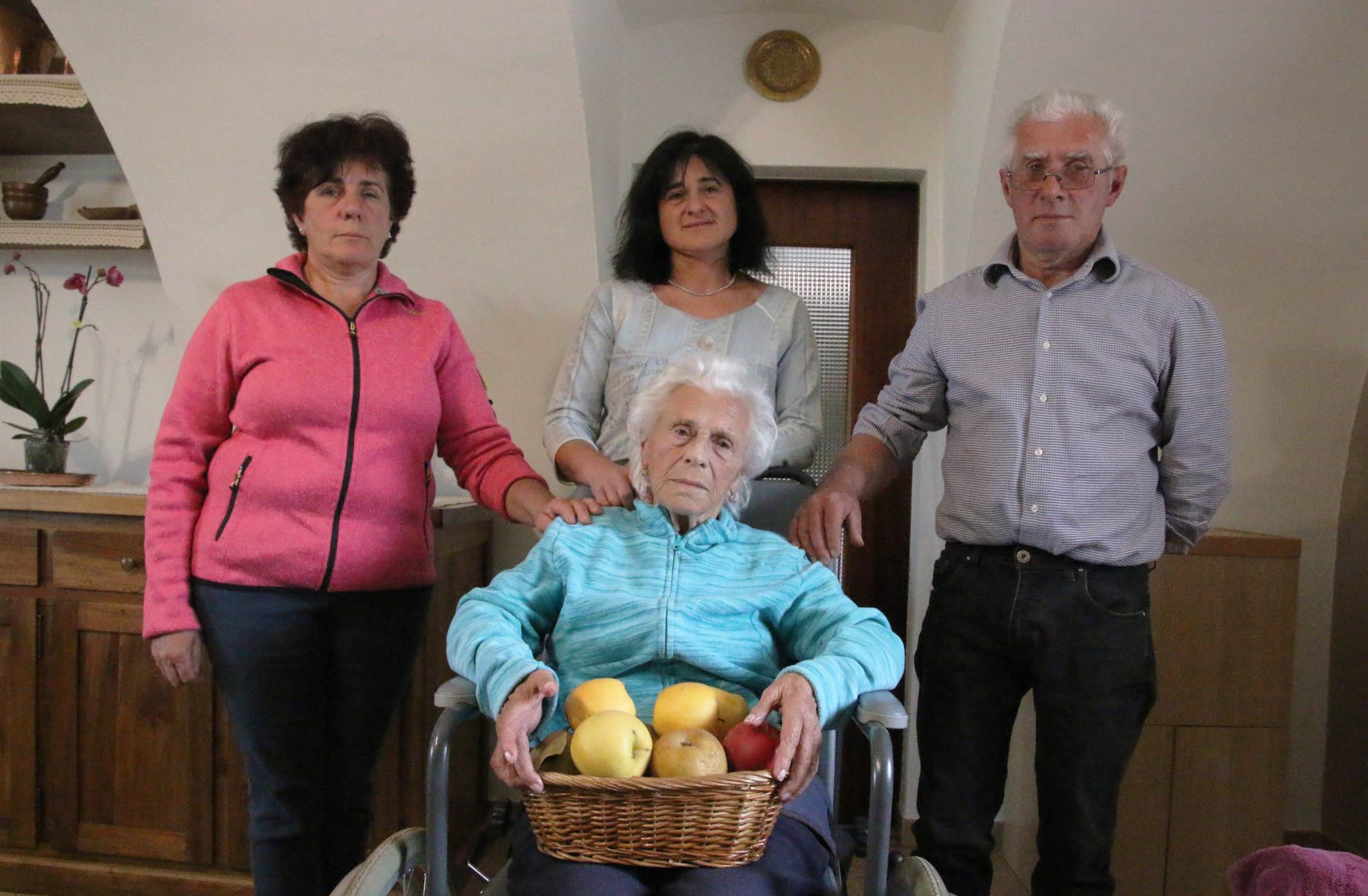 A Peveragno, Andrea, Alda e Cinzia Garro coltivano ortofrutta e grano ...