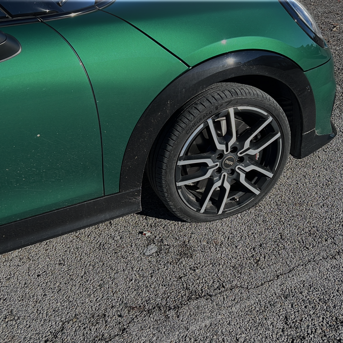 Auto danneggiata da una buca sulla strada, ma senza testimoni: nessun ...