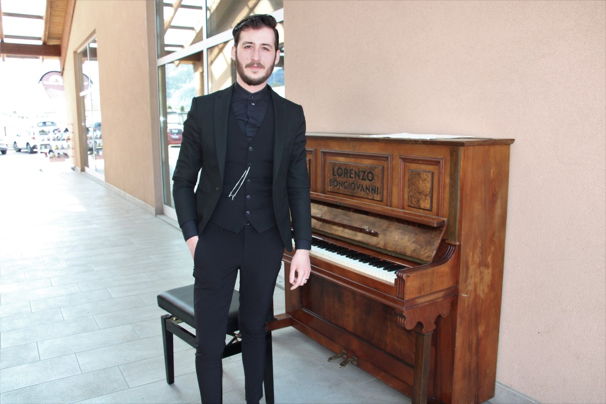 Lorenzo Bongiovanni, il compositore che dona pianoforti per avvicinare ...