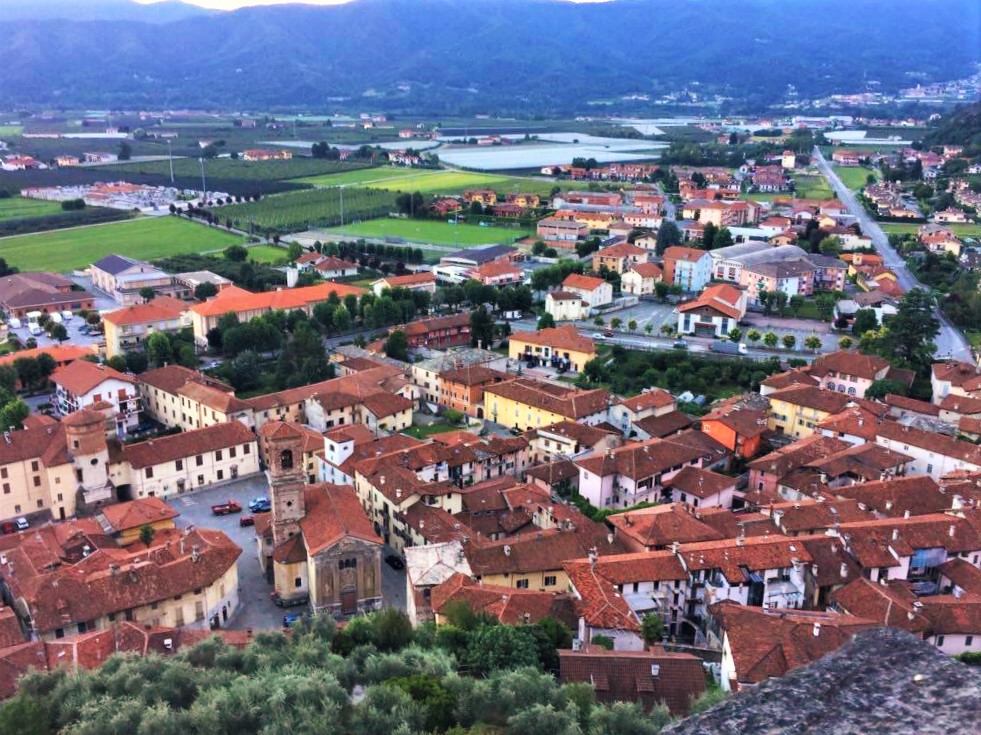 Dopo l’introduzione del “porta a porta” nelle frazioni di Revello la ...