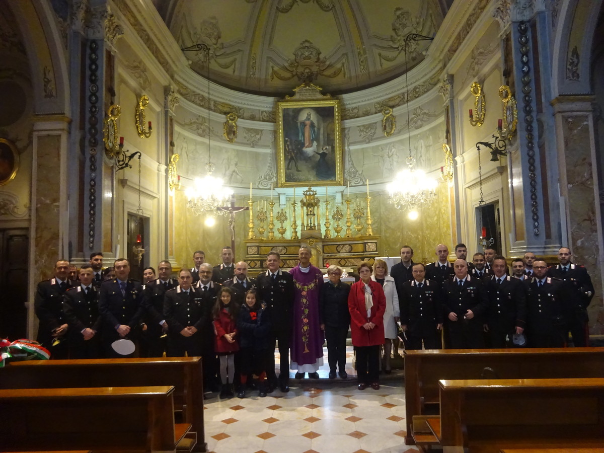 Schegge di luce: pensieri sui Vangeli festivi del Cappellano militare ...