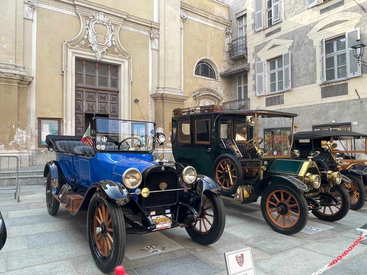 Le "Vecchie signore" invadono il centro storico di Breo per Mondovì e ...