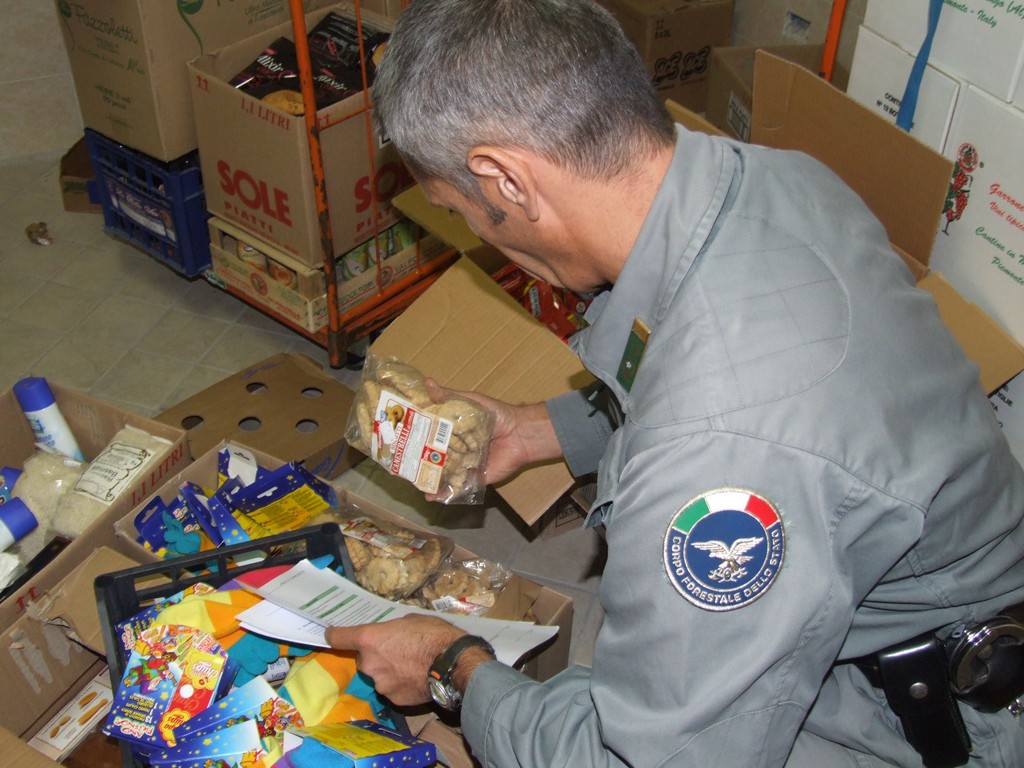 Cuneo, alimenti scaduti in una sala Bingo di Cuneo: merce sequestrata e ...