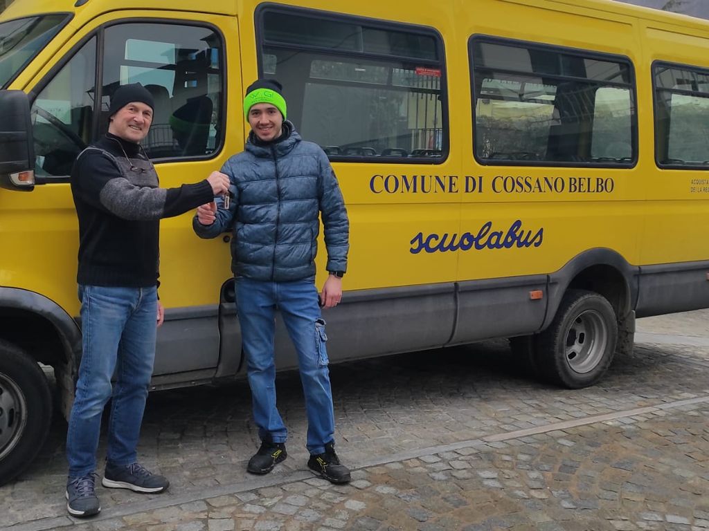 Per 40 anni alla guida dello scuolabus di Cossano Belbo: Claudio Bussi ...