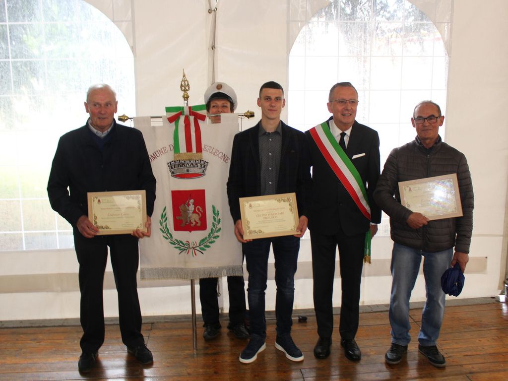 Attestato di "Fedeltà al lavoro" per Lodovico Garis ed Enrico Diana di ...