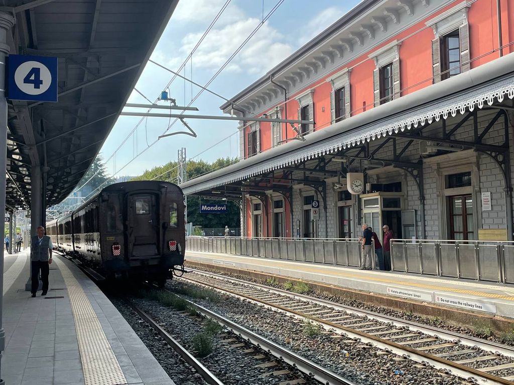 Grande emozione nel monregalese per il treno storico della Val Tanaro ...