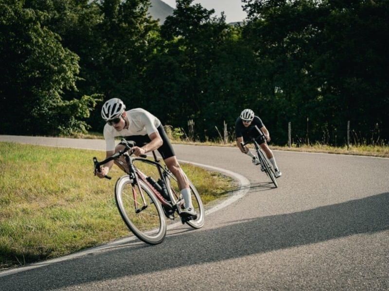 Da oltre 75 anni De Marchi dà forma ad abbigliamento ciclistico iconico ...