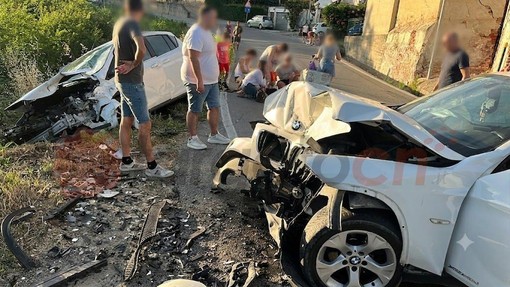 Cinque feriti nello scontro tra due autovetture a Sommariva Perno ...